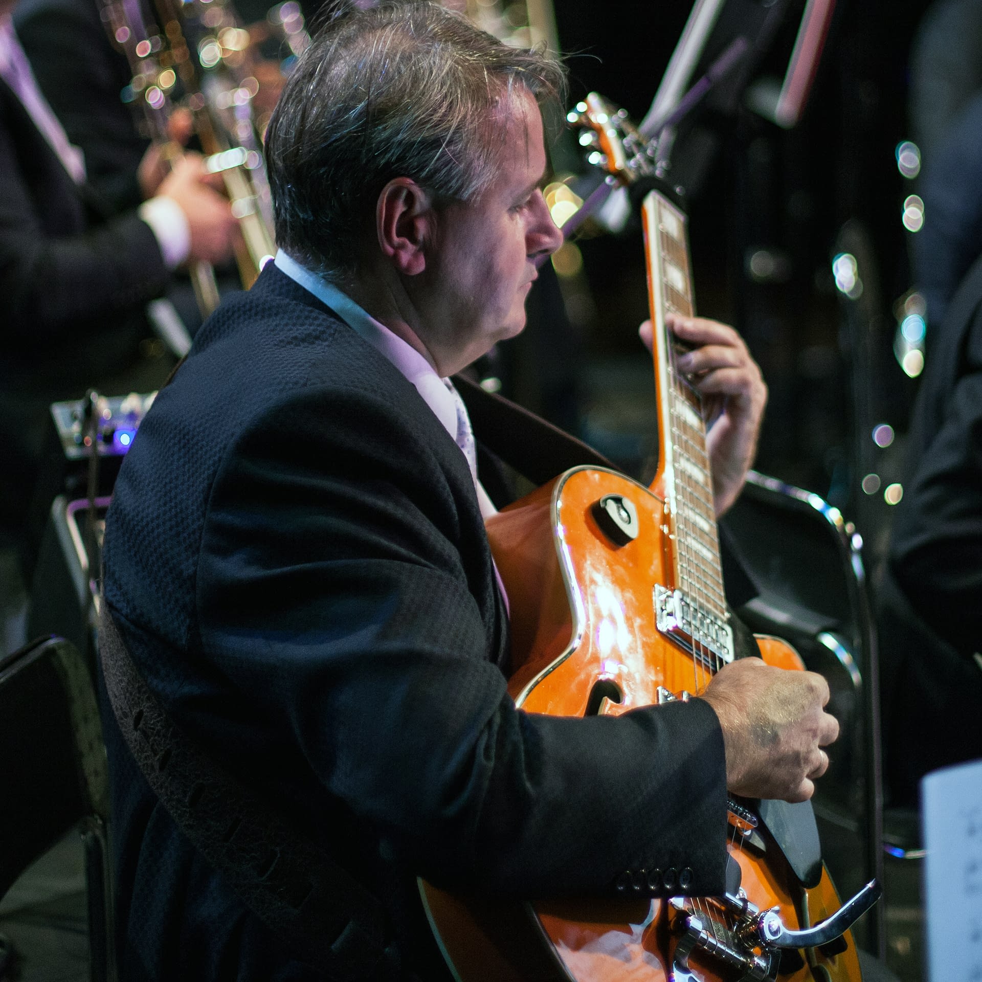 MUZYCY – Sowarzyszenie Promocji Muzyki Muzofaktura Big Band Fabryka Wełny